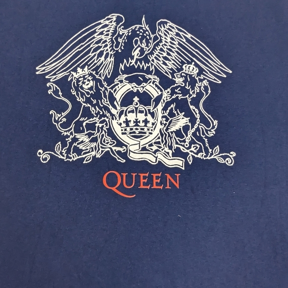 Queen | Tops | Queen Featuring The Iconic Band Logo On Front 3x | Poshmark